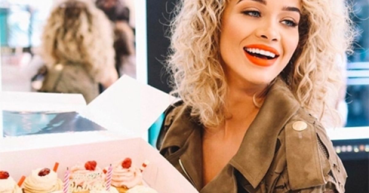 Why Jasmine Sanders (aka Golden Barbie) is a star… | PRmoment.com